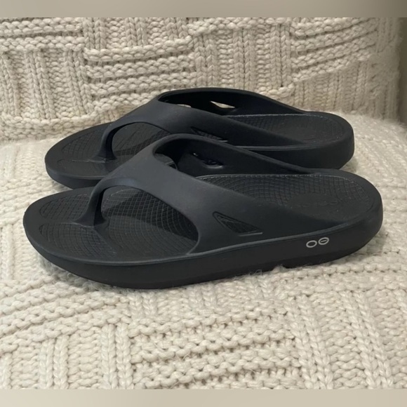 OOFOS | Shoes | Oofos Original Flip Flops Thong Sandals Womens Recovery ...
